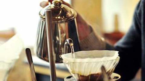 How to Brew Great Coffee with the Pour-Over Method | Step-by-Step Guide