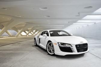 Audi R8 Auto Review - The Genes of a Winner